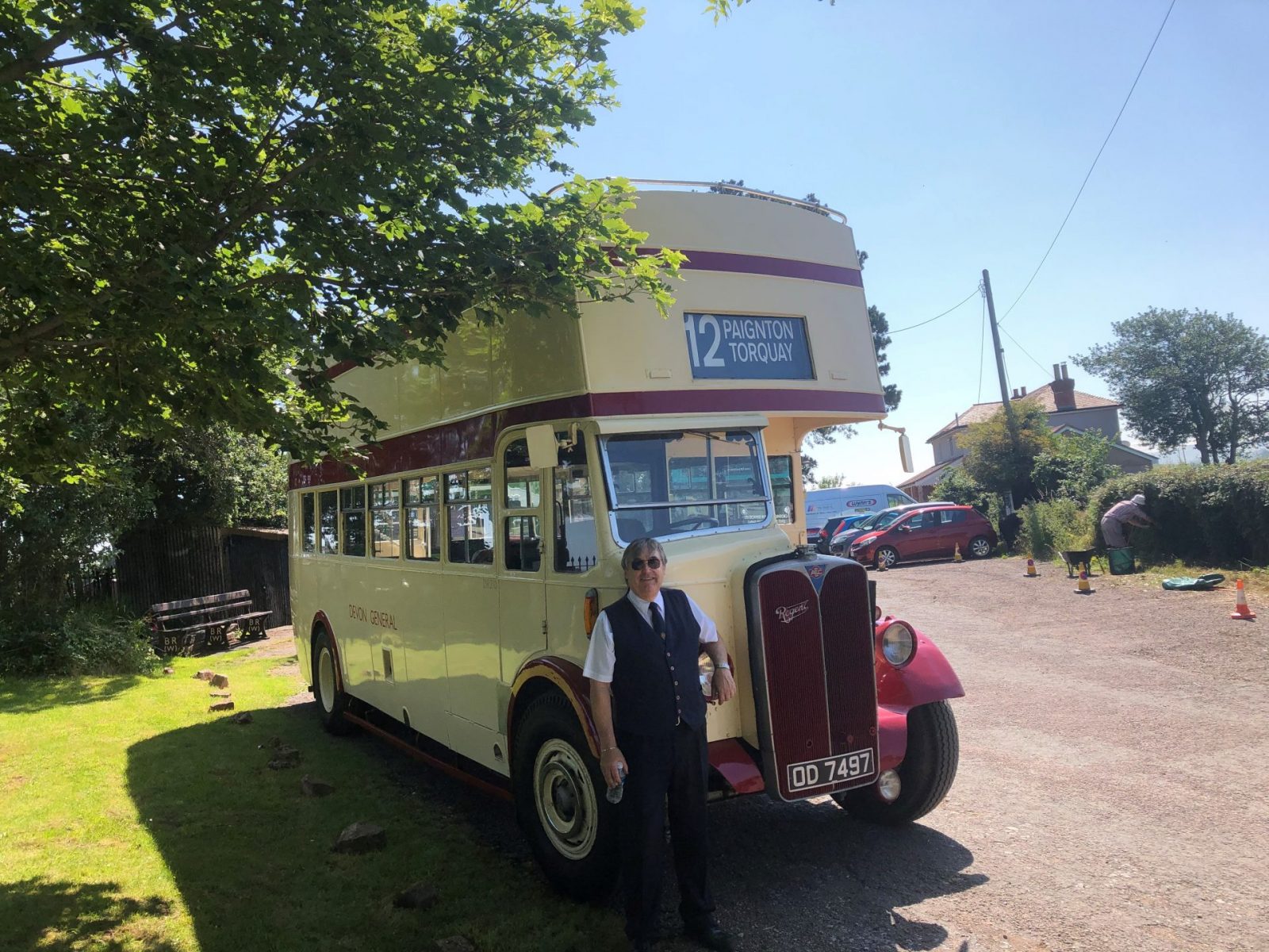 WEST SOMERSET RAILWAY OPENS UP FOR SUMMER WITH SUCCESSFUL VINTAGE BUS ...